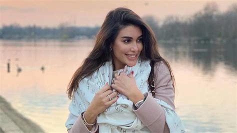 صورة لـ ياسمين صبري مع فنان شهير في حوض السباحة تثير الجدل Lebanon News