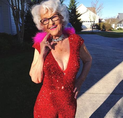 Meet The Coolest Great Grandma Who Is Rocking The Social Media With Her