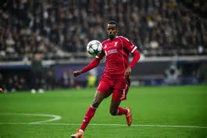 Alexander Isak Efter Trusler Nu Foretager Han Sig Opsigtsvækkende Køb