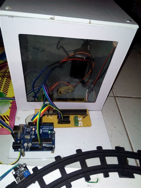 Belajar Mikrokontroler 2016 Pengatur Palang Pintu Kereta Otomatis