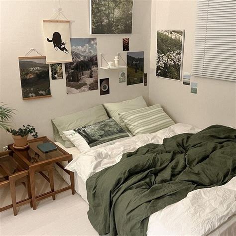 유진이의 사부작 집꾸미기 On Instagram 💚🌿 날이 꾸물꾸물해요 초록으로 도배한 데스크 🖥 후후 맘에 들어욜” 2024 집 꾸미기 집 인테리어