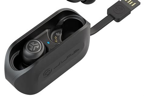 These Magnetic Headphones Have A Super Slim Fit