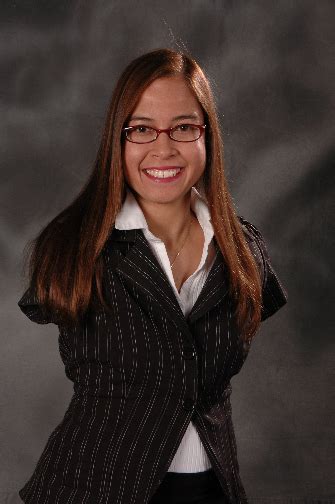 Jessica Cox A Motivational Speaker Pilot Wife And Disability Rights