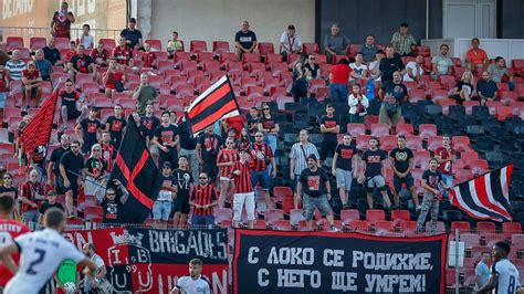 Напрежение в Надежда Феновете освиркаха и поискаха обяснение от играчите след поредната