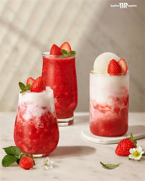Baskin Robbins 배라에 딸기 축복이 끊이질 않네🤩 제철 맞은 상큼달콤 생딸기가 듬뿍 Facebook