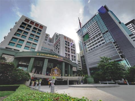 ศูนย์ความเป็นเลิศด้านวินิจฉัยและรักษาโรคลมชักเด็กและวัยรุ่นแบบครบวงจร โรงพยาบาลพระมงกุฎเกล้า