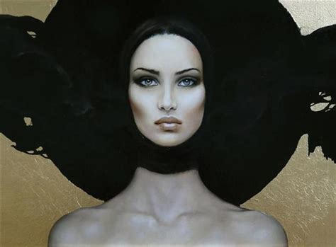 دختری زیبا با موهای مشکی 1606355