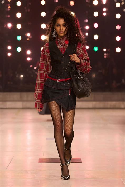 La Camicia Di Flanella è Il Capo Di Tendenza Da Indossare In Autunno Vogue Italia