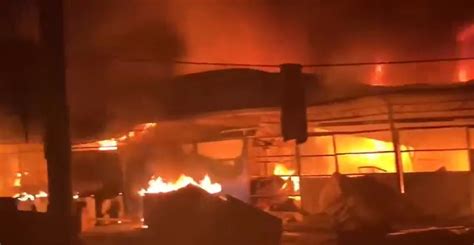 Dvb “ဝ”အထူးဒေသ ၂ ရှိ နမ့်တစ်မြို့ဈေးကြီး မီးလောင်၊ ဆိုင်ခန်း ၅ ခန်းပျက်စီး