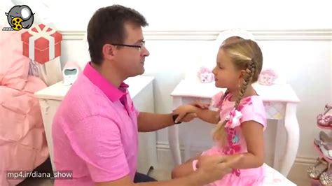 دیانا و روما بازی با اسباب بازی ها فیلو