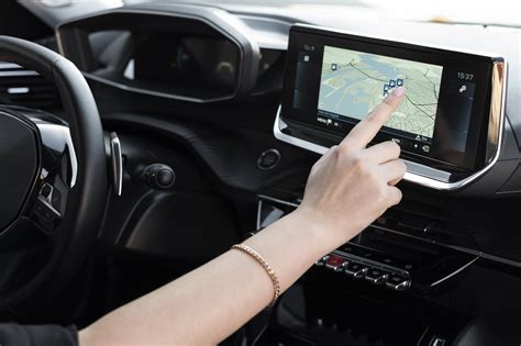 Top 5 Car Navigation Devices For Memorable Road Trips And Adventures I Screenshield