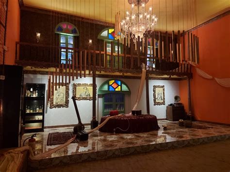 This Pandal In Kolkata Features First Silicon Durga Idol Depicting