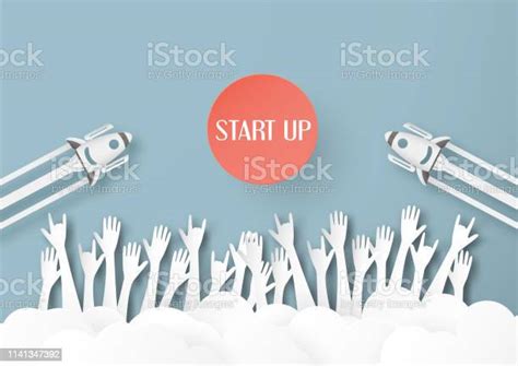 종이 절단 공예 및 종이 접기 스타일에서 시작 개념 벡터 일러스트 레이 션 로켓은 파란 하늘을 날고 있다 웹 배너 포스터 표지 광고에 대 한 템플릿 디자인입니다 아이 들을