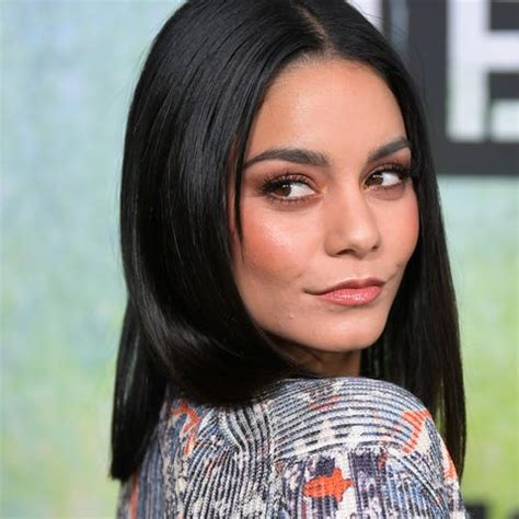 Vanessa Hudgens Demos Face Roller In New No Makeup Instagram Video