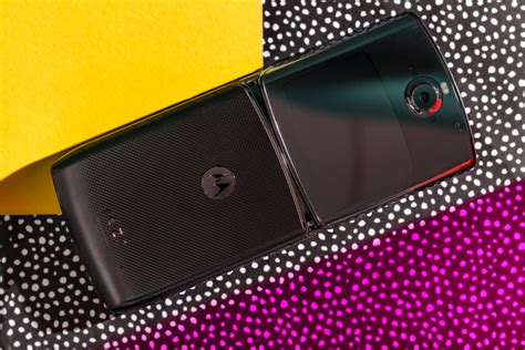Motorola Razr Review Yes The Screen Actually Made This Terrible Sound Mashable