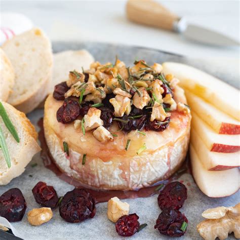 Baked Brie With Cranberries