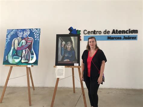 Lorena Maggi Presenta “equilibrio En El Agua” En El Hall Del Centro