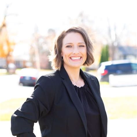 Angela Lefebvre Instagram Facebook Linktree