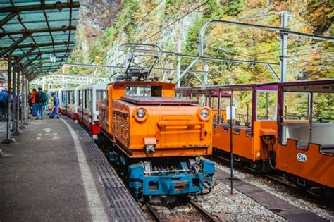 黒部峡谷パノラマ展望ツアートロッコ電車とエレベーターで行く絶景colocal コロカルローカルを学ぶ暮らす旅する