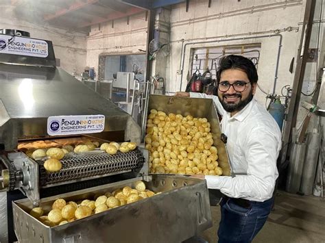 અમદાવાદી છોકરાનું શૂન્યમાંથી સર્જન પાણીપુરીના ઓટોમેટિક મશીન બનાવી રુ 11 કરોડની કમાણી