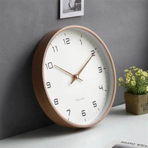 ₩68680에서 북유럽 단단한 나무 벽 시계 거실 가정용 시계 장식 조용한 시계 일본 현대 가벼운 고급 창조적 시계 Dhgate