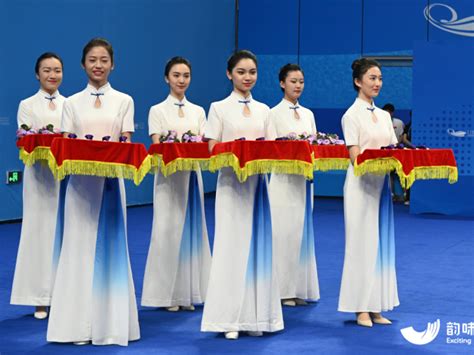 运动员、留学生、博士姐姐她们是杭州亚运会颁奖礼仪