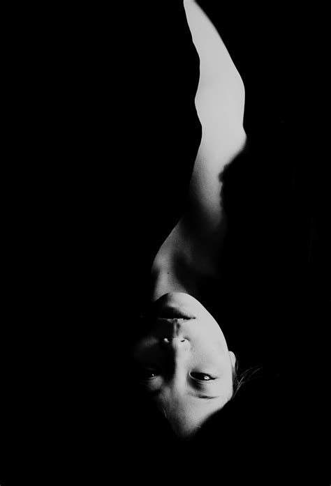 黑色 on Behance