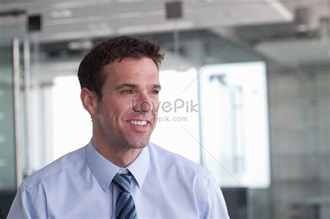 행복 한 사업가 사진 무료 다운로드 Lovepik