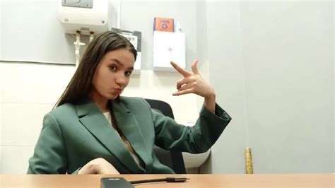 Мама пропавшей в Омске 15 летней москвички вернулась в город искать дочь