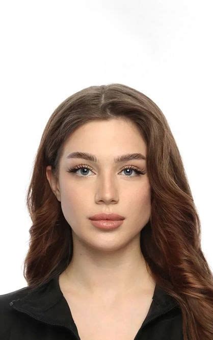 Знаменитости с типом фигуры «Перевернутый треугольник