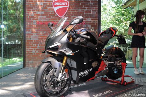 1438萬起！台灣杜卡迪panigale／streetfighter V4全馬力上市 好新聞
