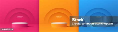 분홍색 주황색 파란색의 실린더 연단이 있는 3d 배경 세트에는 반원 그림자가 겹겹이 있습니다 벽 최소 장면 모형 제품 무대 진열장 프로모션 디스플레이 추상 벡터 기하학적