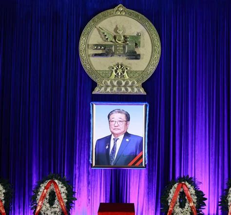 Монгол Улсын анхны Ерөнхийлөгч Төр нийгмийн нэрт зүтгэлтэн Пунсалмаагийн Очирбат агсанд