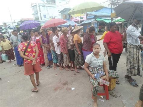 စစ်ကောင်စီ၏ စားအုန်းဆီရည်ညွှန်းဈေး မြင့်တက်ကာ တစ်ပိဿာ ၄၅၂၄ ကျပ်ဖြစ်ပြီး