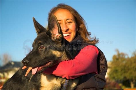 背景高清图片 女孩和小狗 女孩和小狗图片免费下载 5084216717 千图网pro