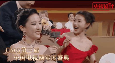 宋佳、刘亦菲，发文回应电视剧年度荣誉