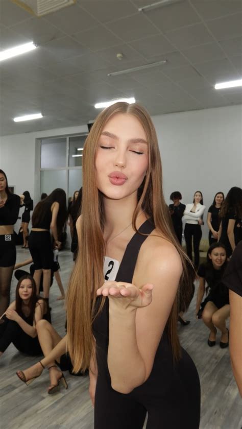 Andreana Tkachenko Andreanatk • Instagram Photos And Videos