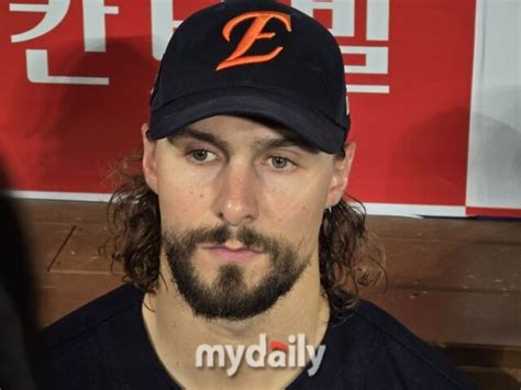 93개밖에 안 던졌는데 왜 완투 안 해” 폰류문엄이 와이스 놀렸다한화 미친 선발진 이렇게 분위기 좋다 Md고척