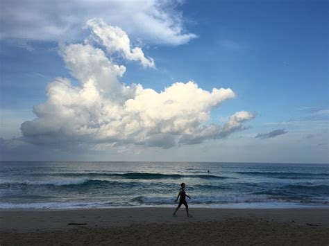 清晨海边 跑步 海边跑步 海边跑步壁纸 大山谷图库