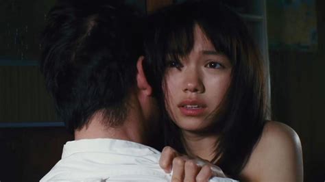 养父と养女が禁忌を犯す？最後の詳細は、彼らの関係が私たちの想像をはるかに超えてしまっています『私の男』 Youtube