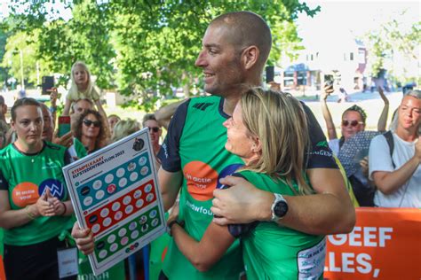 Maarten Van Der Weijden Voltooit Loodzware Elfstedentriatlon Teller Op Bijna 4 Miljoen Euro