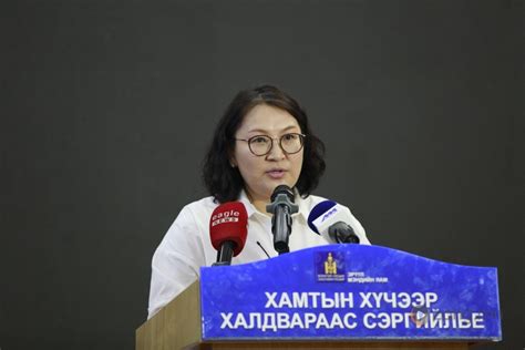 Ж Байгалмаа Үерийн усыг хөл нүцгэн туулахгүй байхыг зөвлөж байна