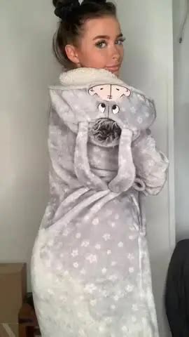 Me When You Walk Into My Room Scrolller