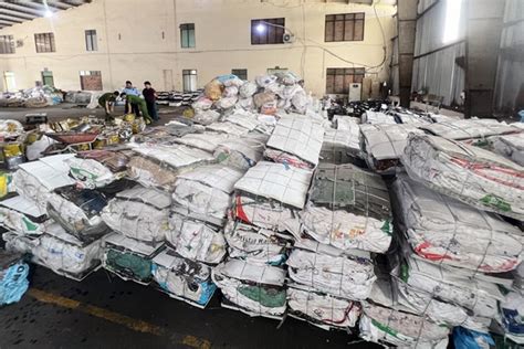 Rác thải công nghiệp là gì Tại sao phải xử lý rác thải công nghiệp tại TPHCM