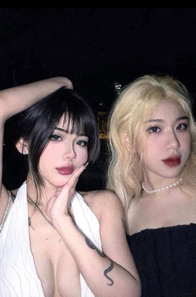 超爱夜拍的欣然 On Twitter 想看我和老婆女女做爱视频的点赞 随机发福利