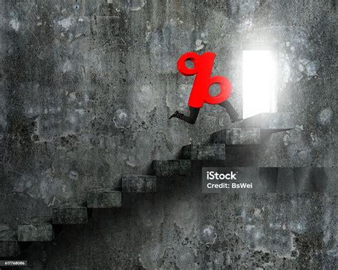 계단에서 달리는 인간의 다리가 있는 빨간색 백분율 기호 개념에 대한 스톡 사진 및 기타 이미지 개념 개념과 주제 계단 Istock