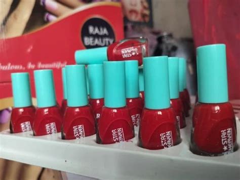 Red 8 Ml Nail Polish Glossy At Rs 70dozen In New Delhi Id 2852979923255