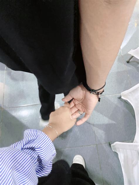 Pin By Bibi On Dump Cute Couple Pictures Cute Couple Selfies Couple Aesthetic