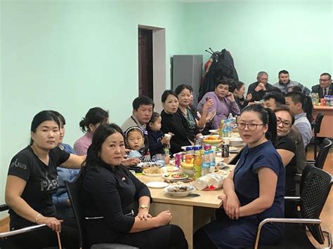 Төрийн албан хаагчдын баярыг тэмдэглэн өнгөрүүллээ