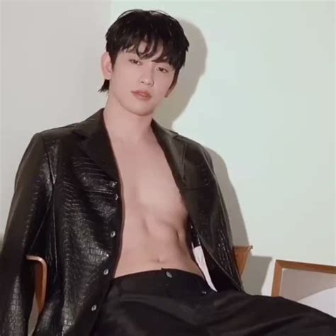 𝙥𝙪𝙘𝙝𝙞 ˚ෆ ₊ On Twitter 복근너무눈앞에있는거아니에요 ㅇ